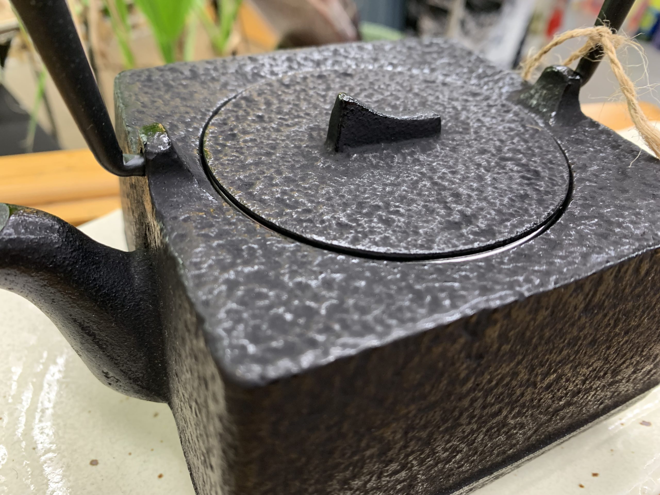 Théière en fonte carrée noire - Sham - Japon - 800 ml | Tilvist Home ...